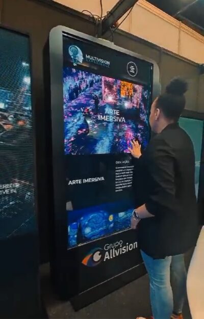 Aluguel de Totem Digital Touch Screen Interativo 98'' POLEGADA SP